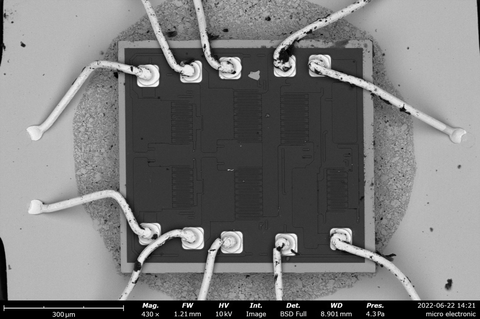 Applications of SEM in Semiconductor Device Failure Analysis ...