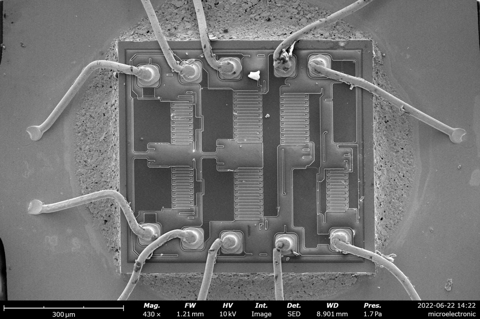 Applications of SEM in Semiconductor Device Failure Analysis | Nanoscience Instruments
